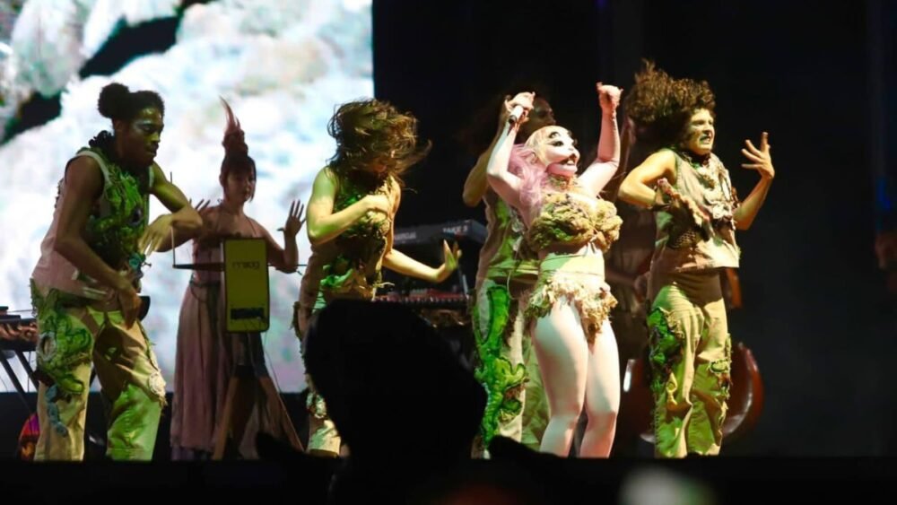Melanie Martínez da show mágico en el HS Live Out 2023 | Monterrey Live